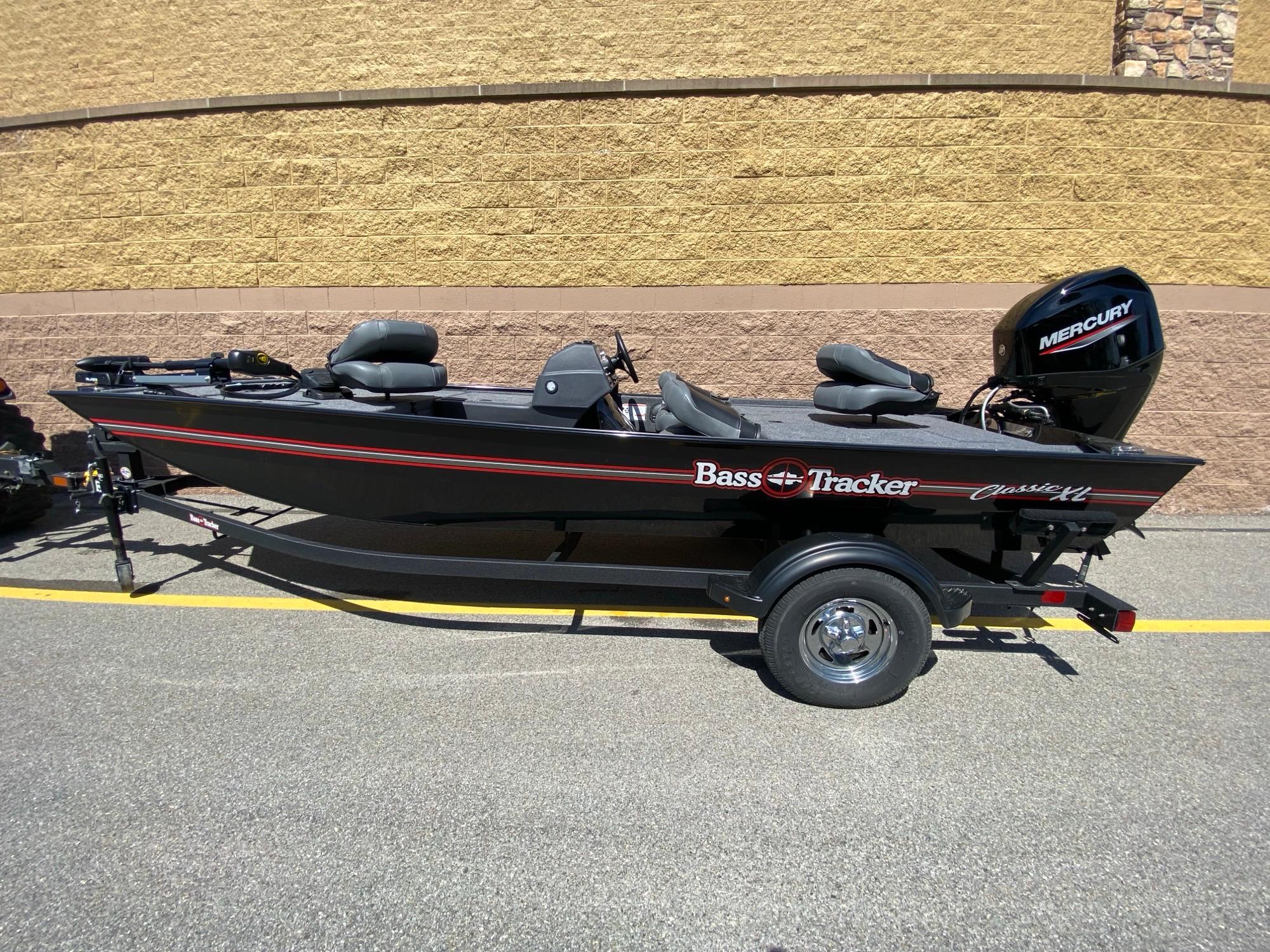 2025 TRACKER BASS TRACKER CLASSIC XL | Bass Pro Shops